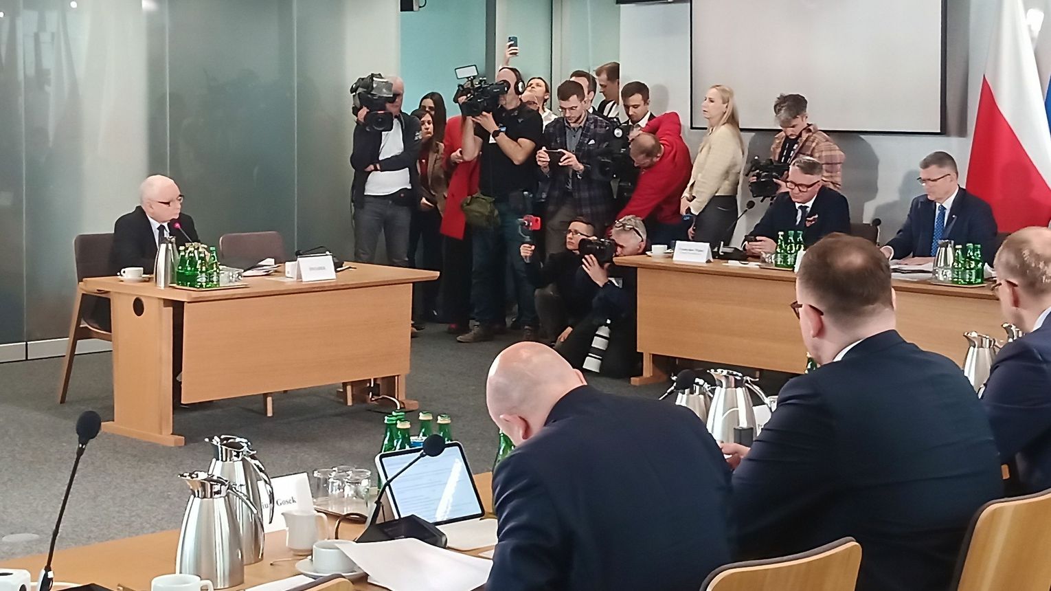Kaczyński odmówił złożenia przyrzeczenia. Kara? [FILM]