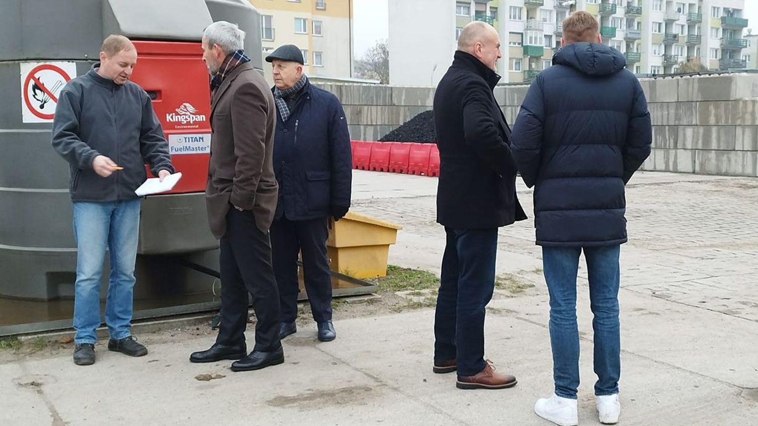 Pieniądze wzięli a węgla ponad miesiąc nie ma! Powiedziałam, że policję ...