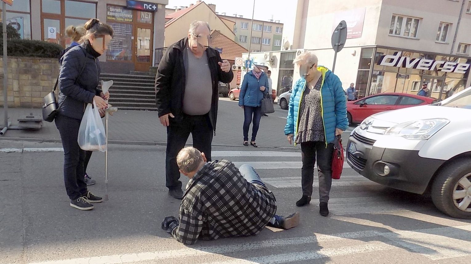 Pieszy potrącony został na pasach [ZDJĘCIA]
