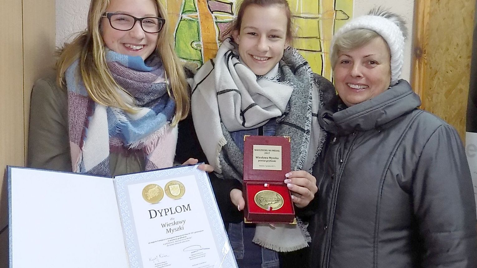 Wiesława Myszka – nauczycielka na medal. -Nasza pani jest wspaniała ... Wiesława Myszka – nauczycielka na medal. -Nasza pani jest wspaniała ...
